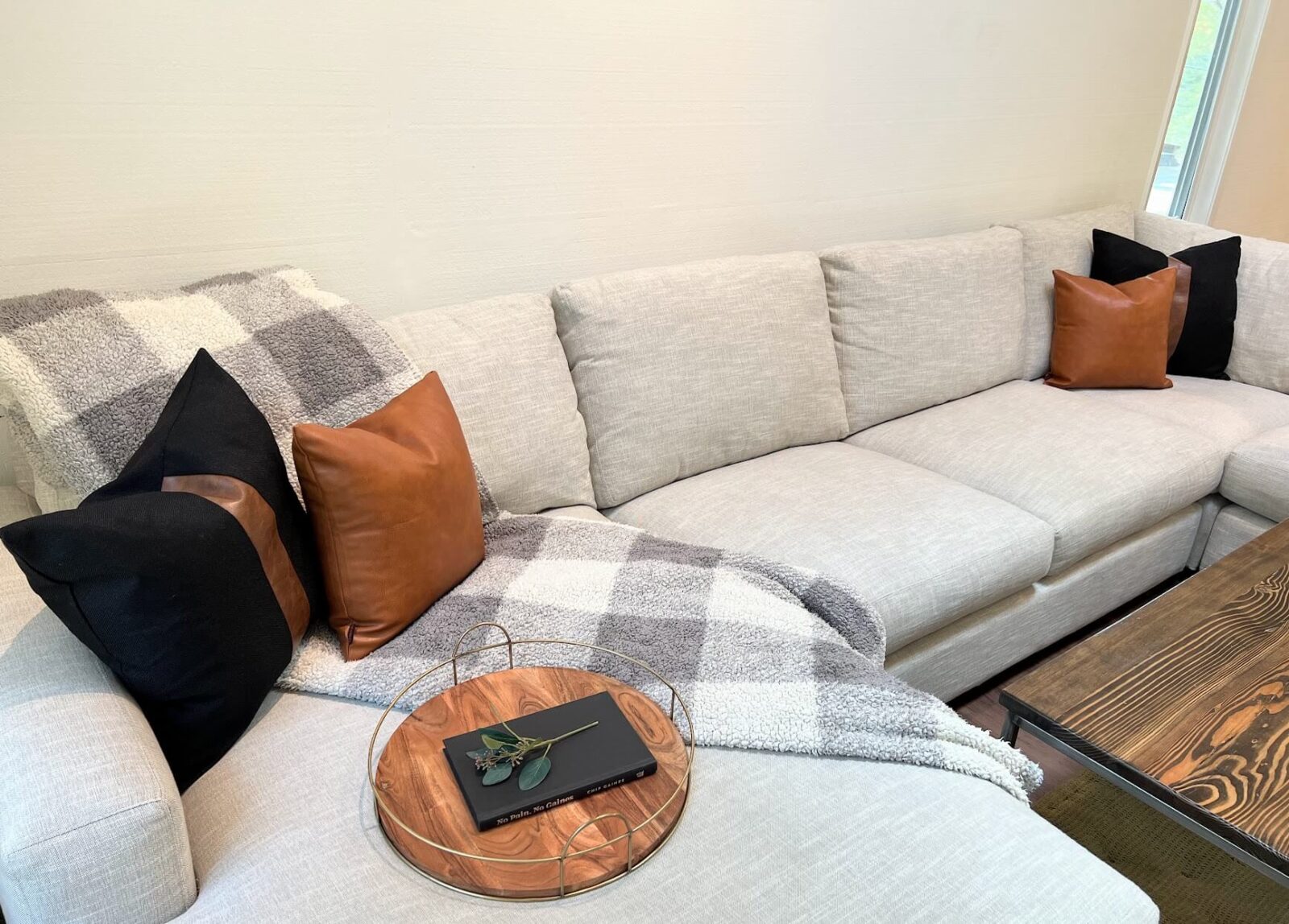 7 Things You Need to Know BEFORE Hiring a Short-Term Rental Co-Host